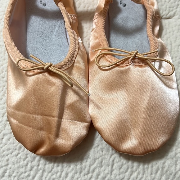 ballet beautiful | Shoes | Ballet Beautiful Pull On Satin Slippers ...